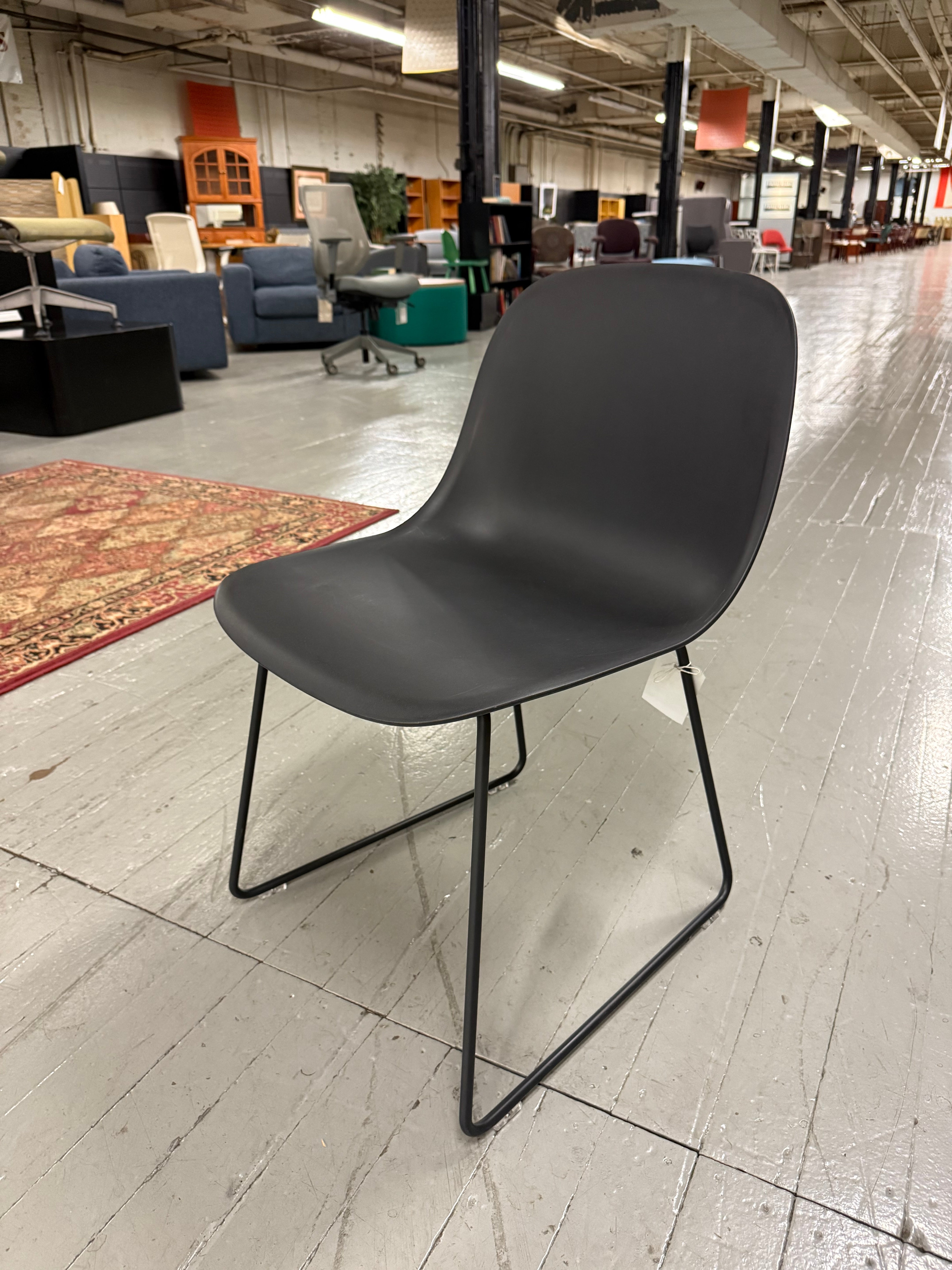 Knoll Office Chair – Fiber Guest Chair for Stylish Comfort